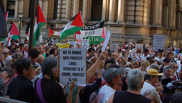 Hundreds rally to defy NSW protest ban and say no to Herzog visit ...